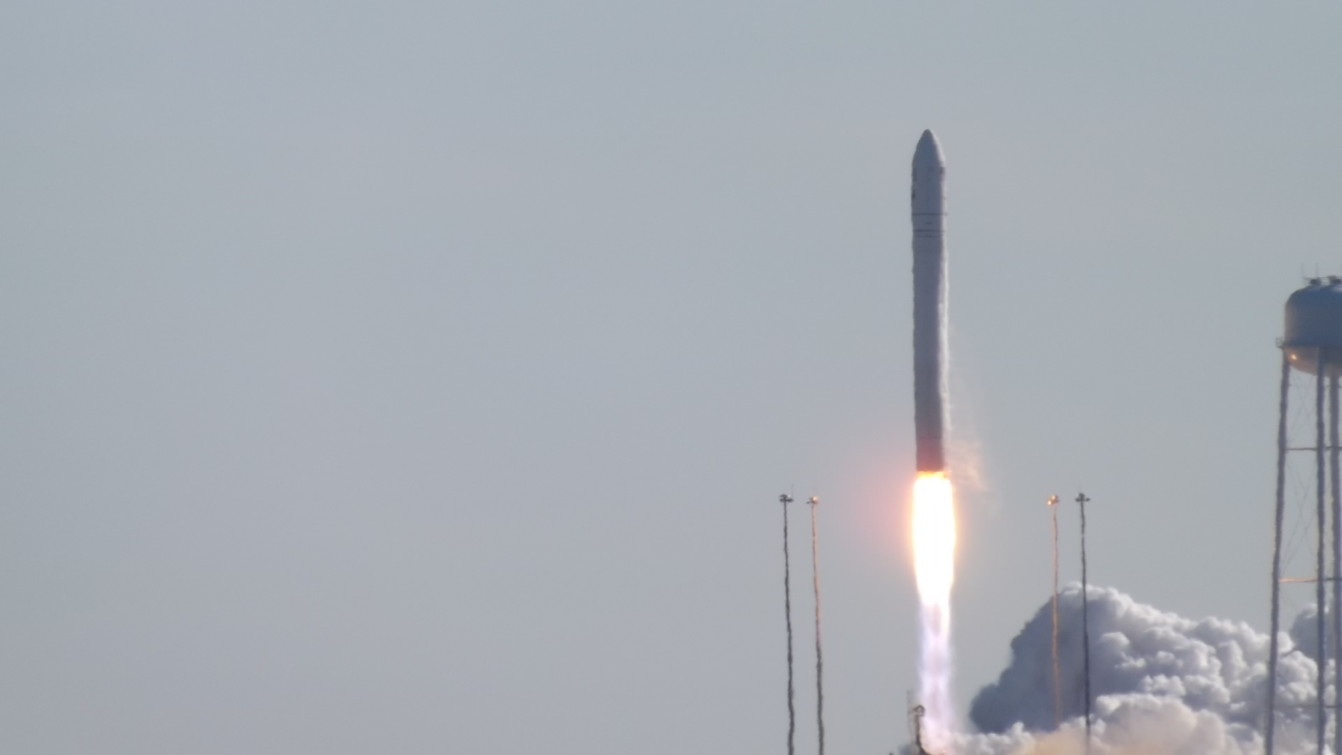 Antares launching from the pad at Wallops in 2014 - delaware-surf ...