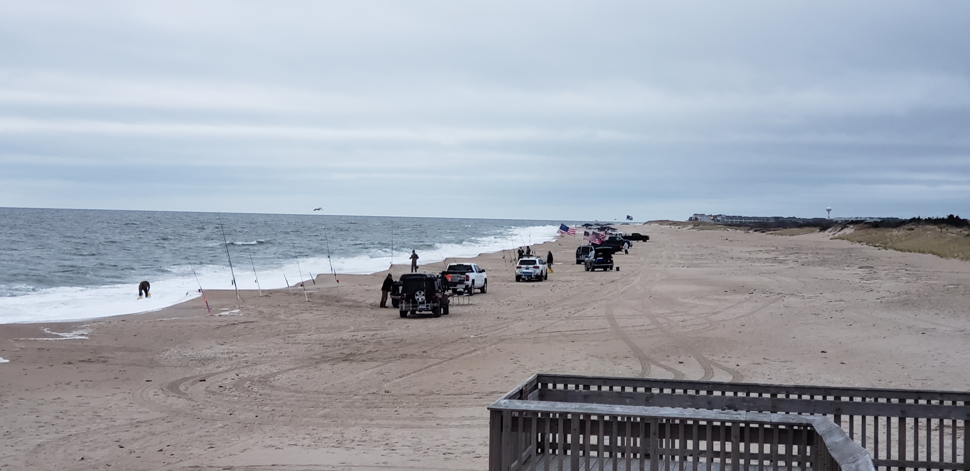 Looking south towards 3Rs - delaware-surf-fishing.com
