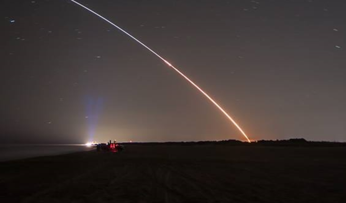 Brian Wood's shot from CHSP ... Minotaur V rocket launch last night ...